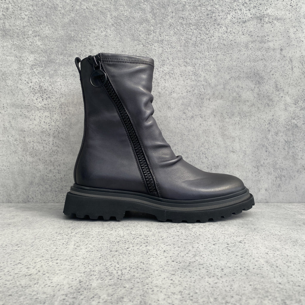 EOS Skarlet - ONLINE ONLY, Size 37 – Wink Shoe Store