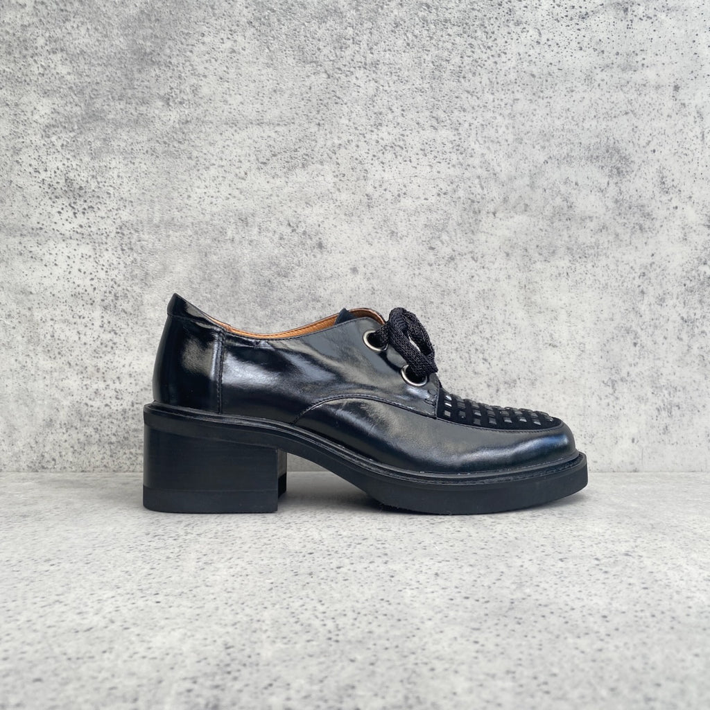 Bresley Pastor – Wink Shoe Store