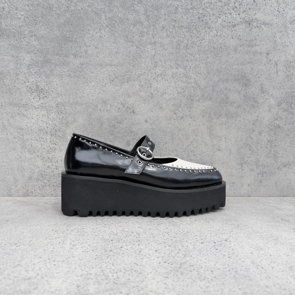 MD Dane – Wink Shoe Store